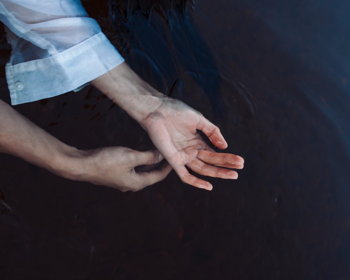 Nuestros huecos de la mano – Lazezi Santillan